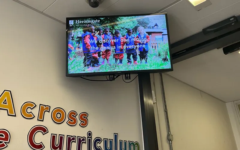 Support Learning with Apple TV Digital Signage Solutions