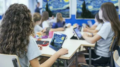 Jamf and Ditto. Screen Mirroring and Apple TV Digital Signage in Education